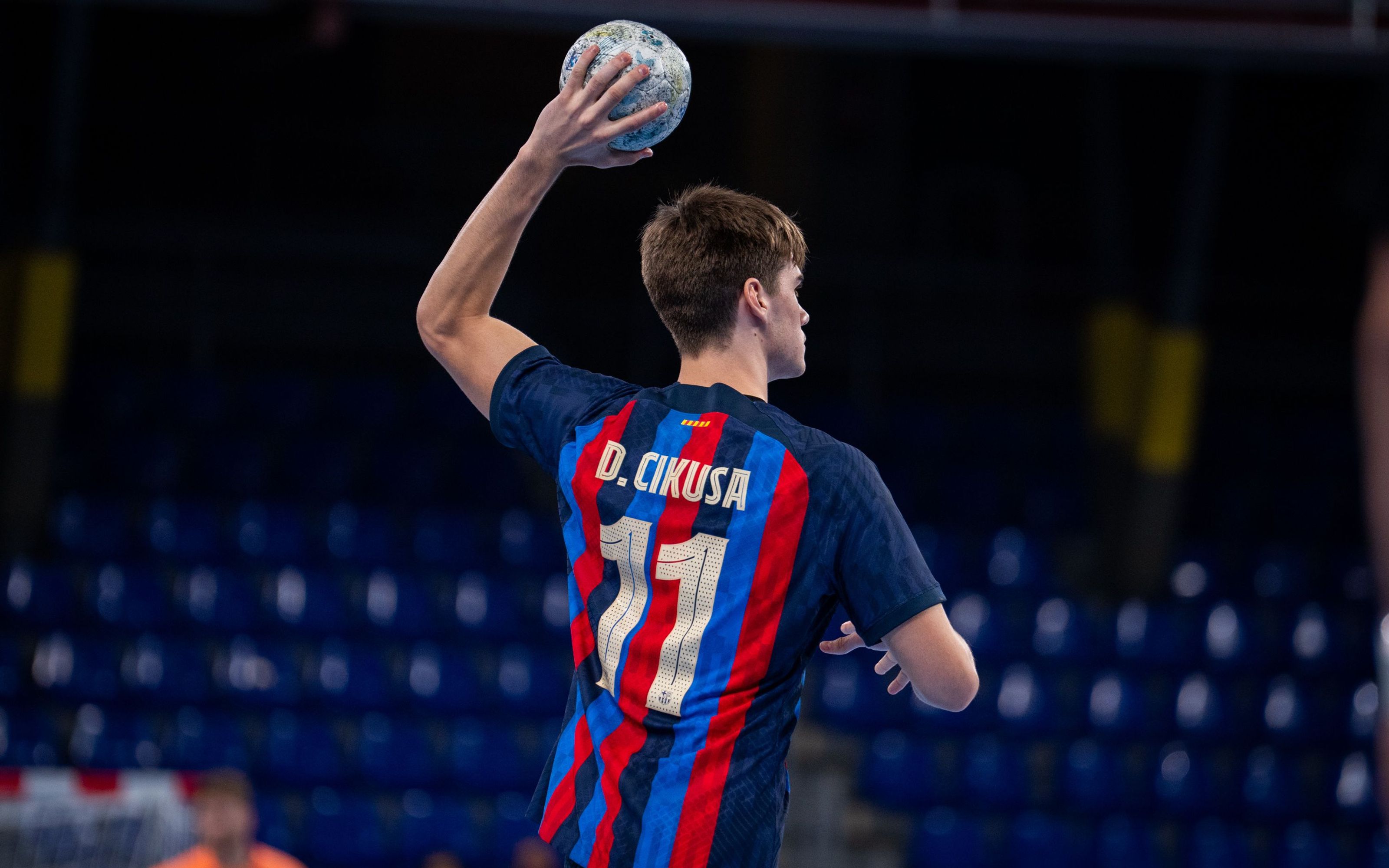 Las imágenes del debut de Djordje Cikusa