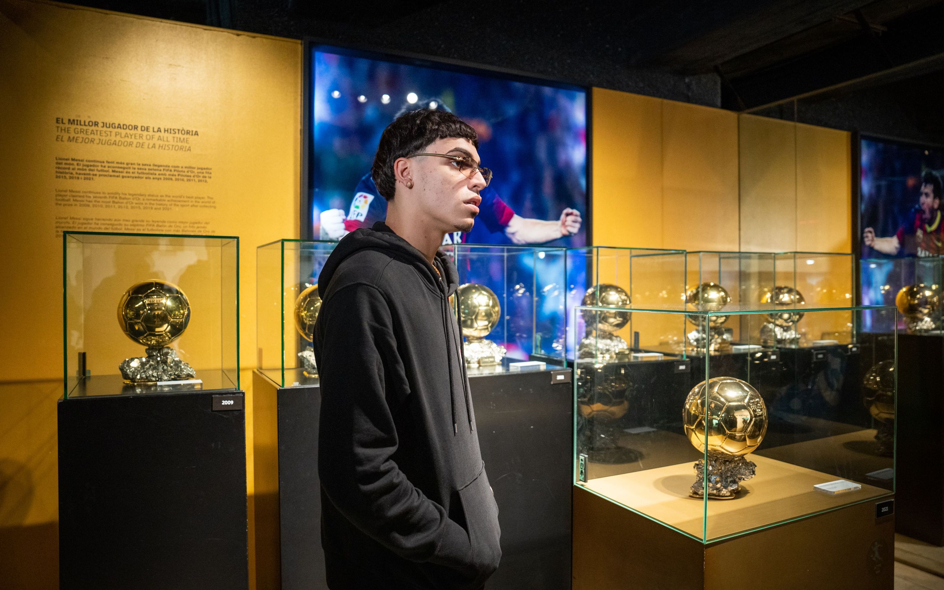 Visita de Luar La L a l'Spotify Camp Nou