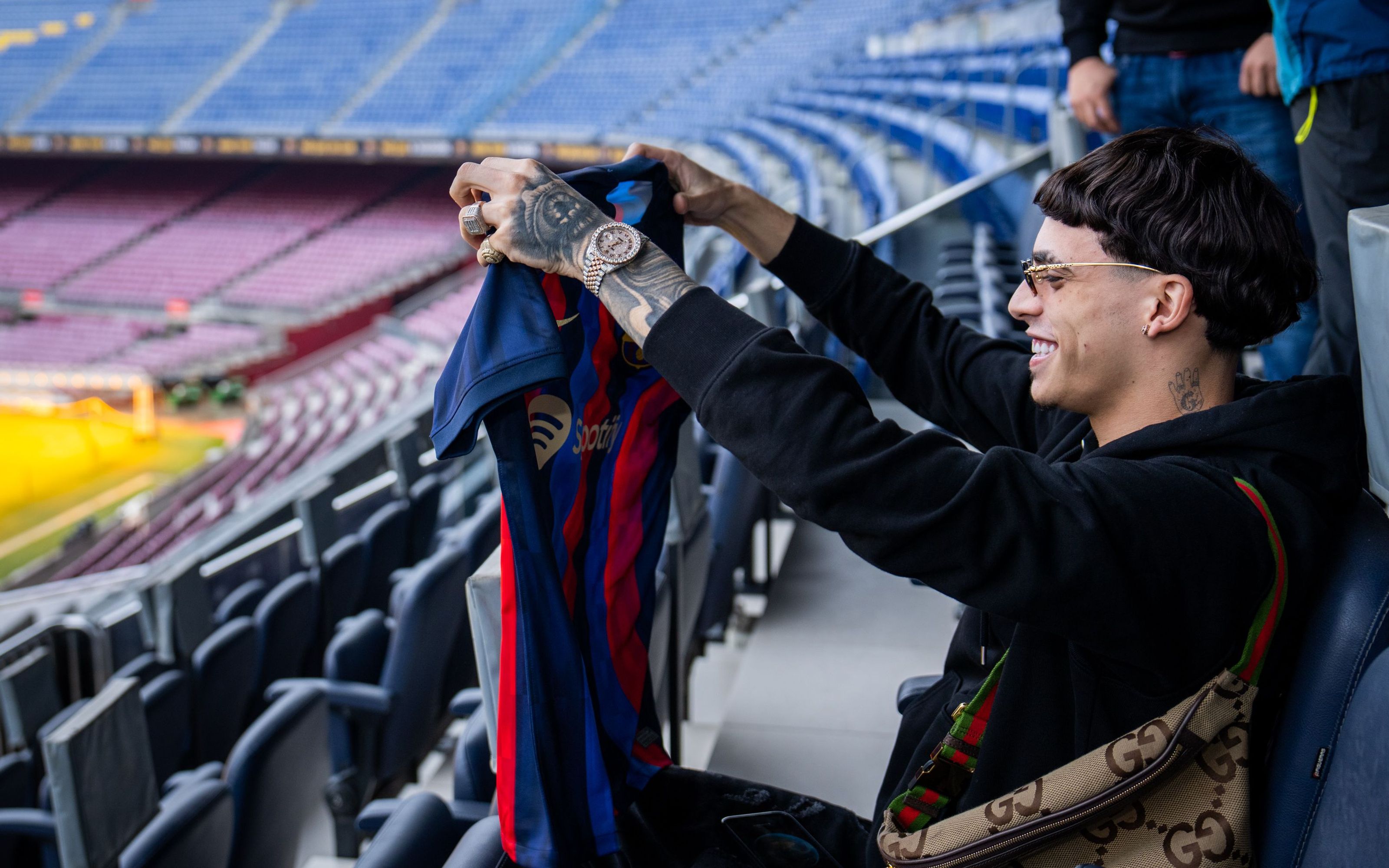 Visita de Luar La L a l'Spotify Camp Nou