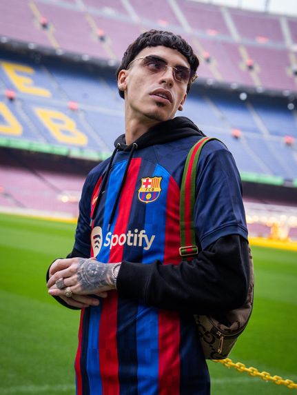 Visita de Luar La L al Spotify Camp Nou