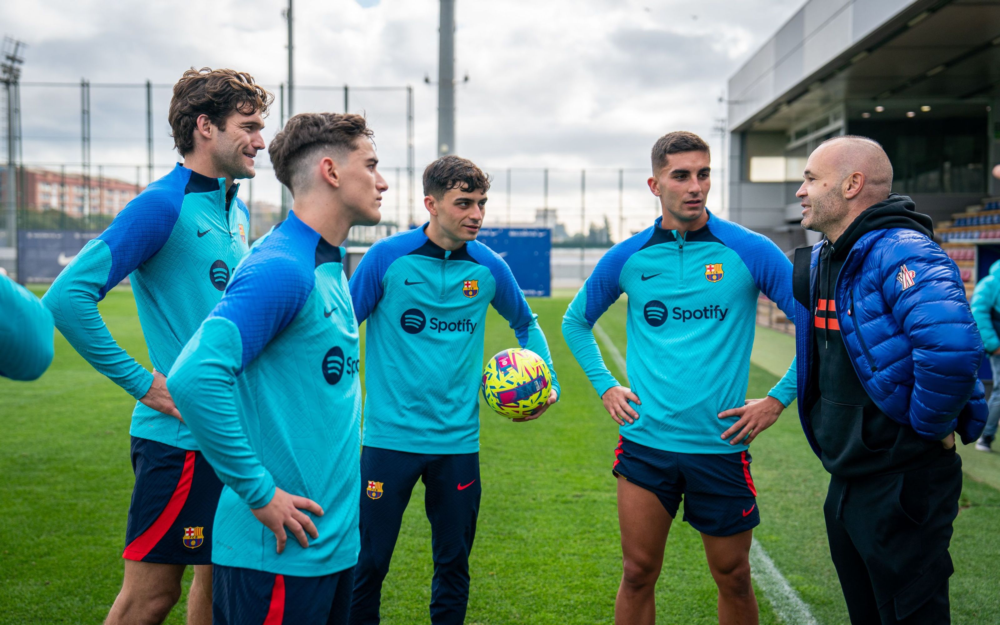 Andrés Iniesta visits squad in training