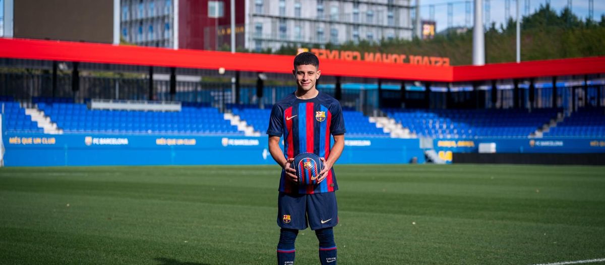 Presentación de Lucas Román como nuevo jugador del Barça Atlètic (18-01-23)