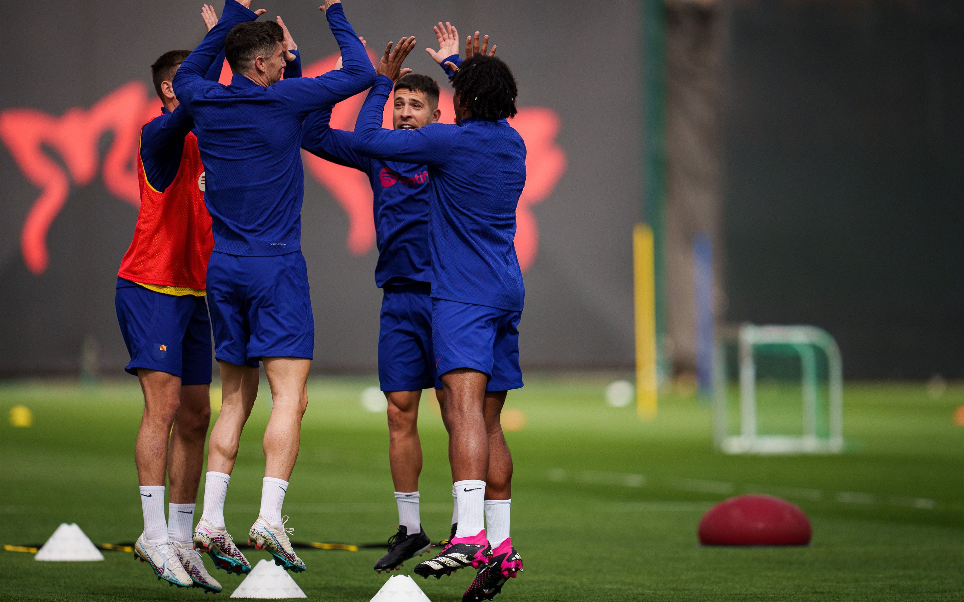 The best photos from Friday's training session