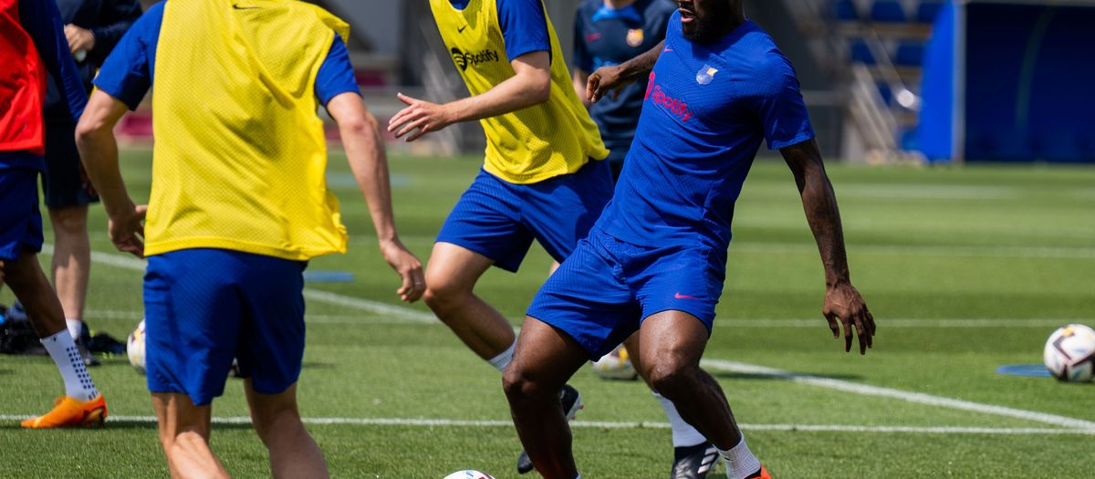 The league champions return to training