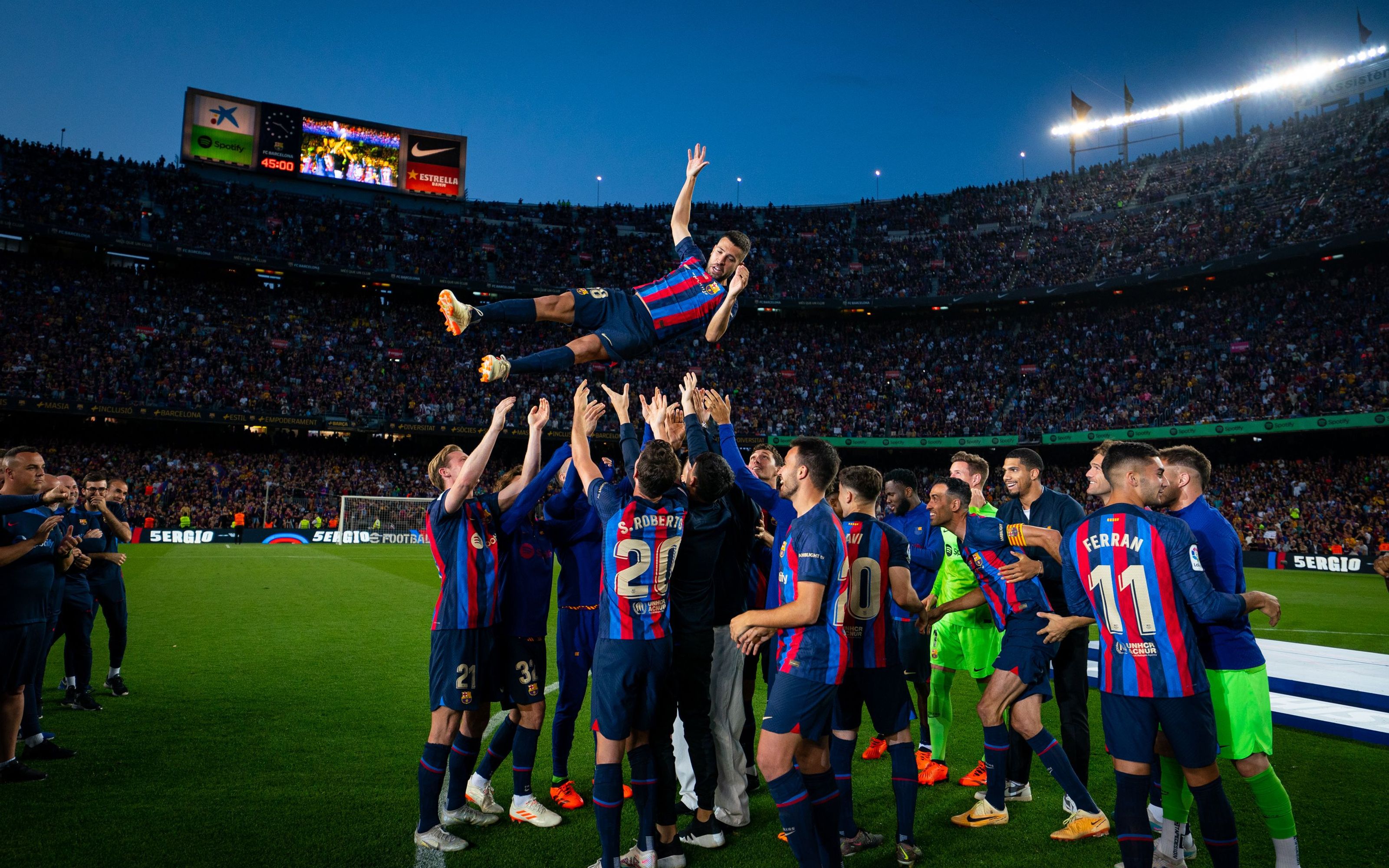 The photos from an emotional evening at Spotify Camp Nou