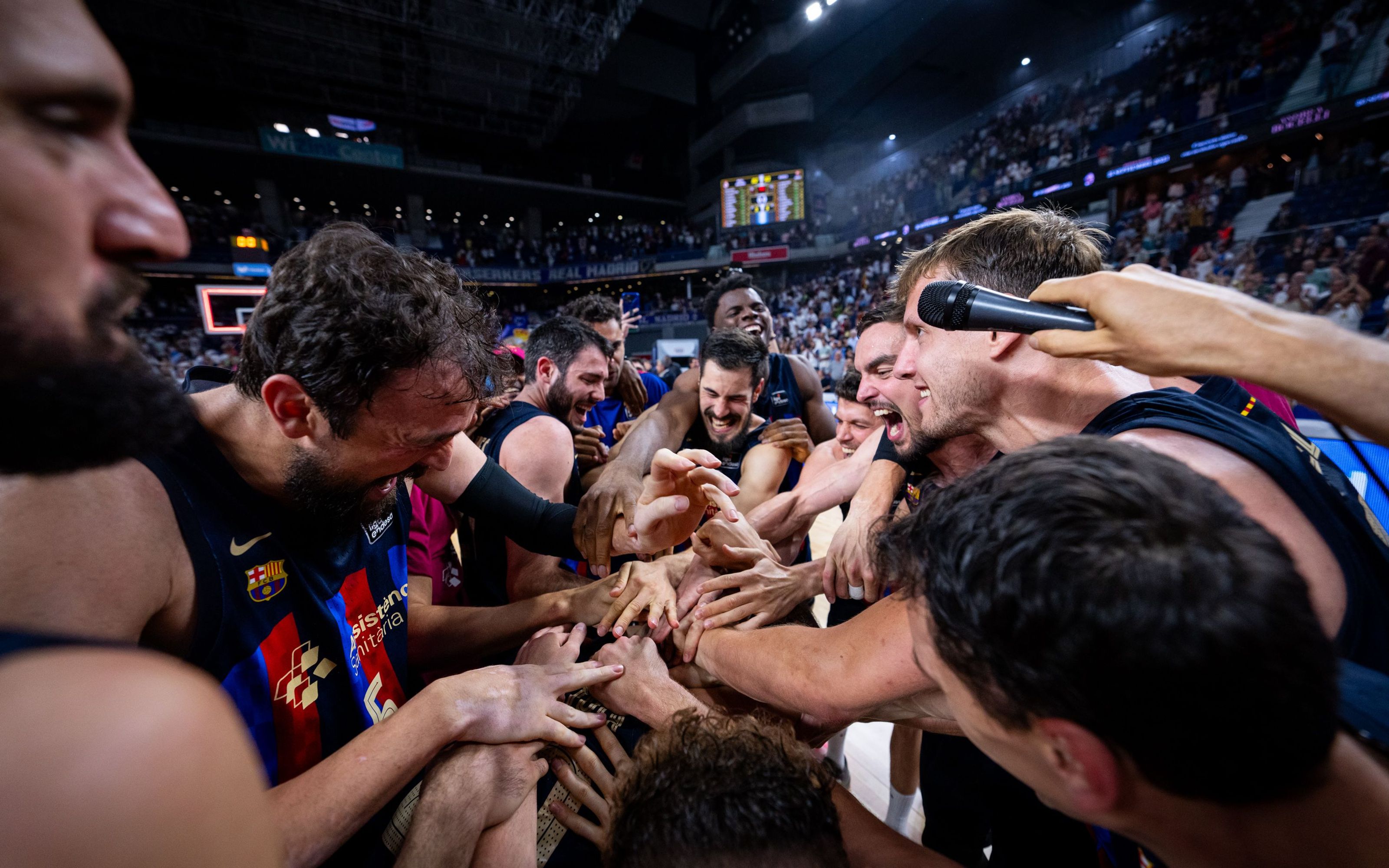 Barça win the league in Madrid!
