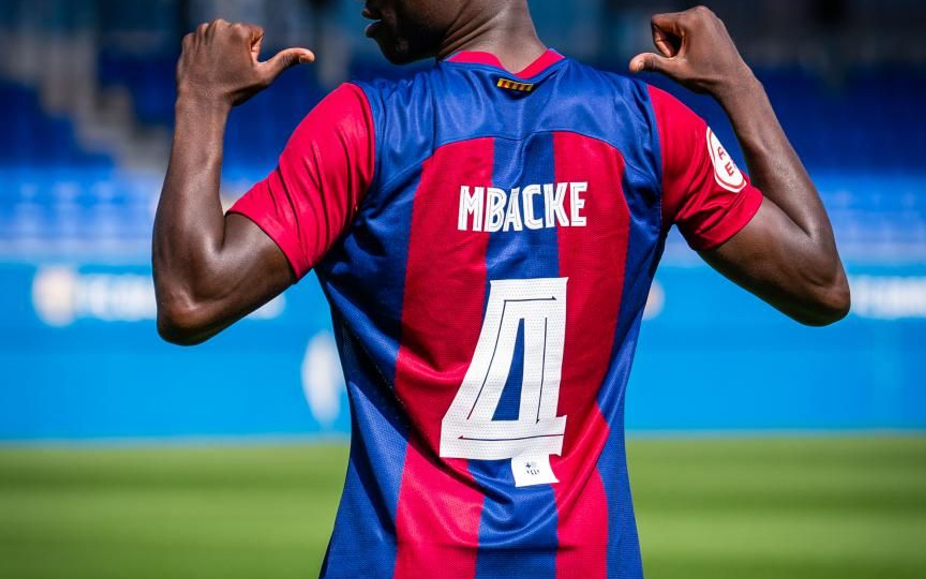 Mbacke ya viste de azulgrana