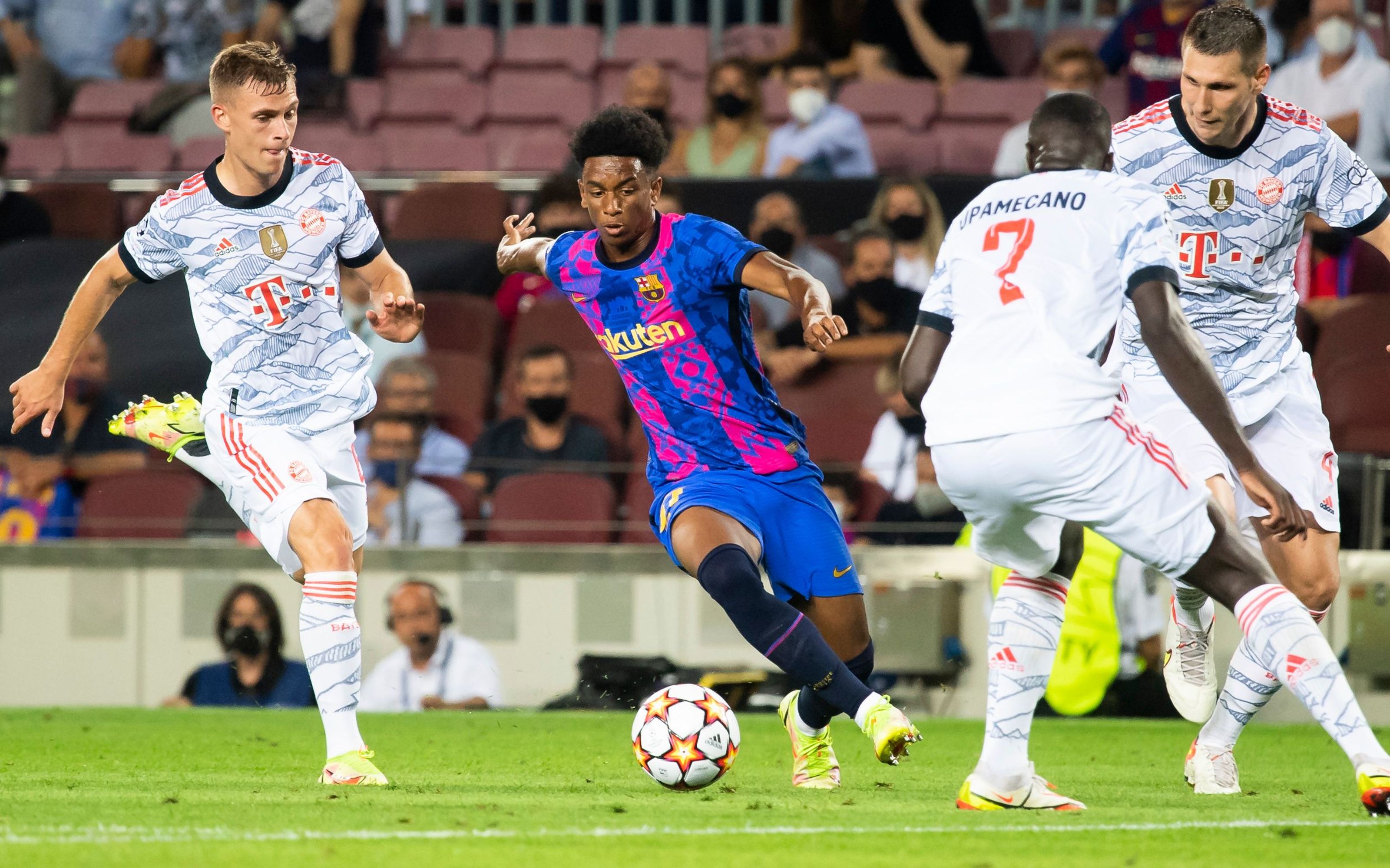 Alejandro Balde's career in photos