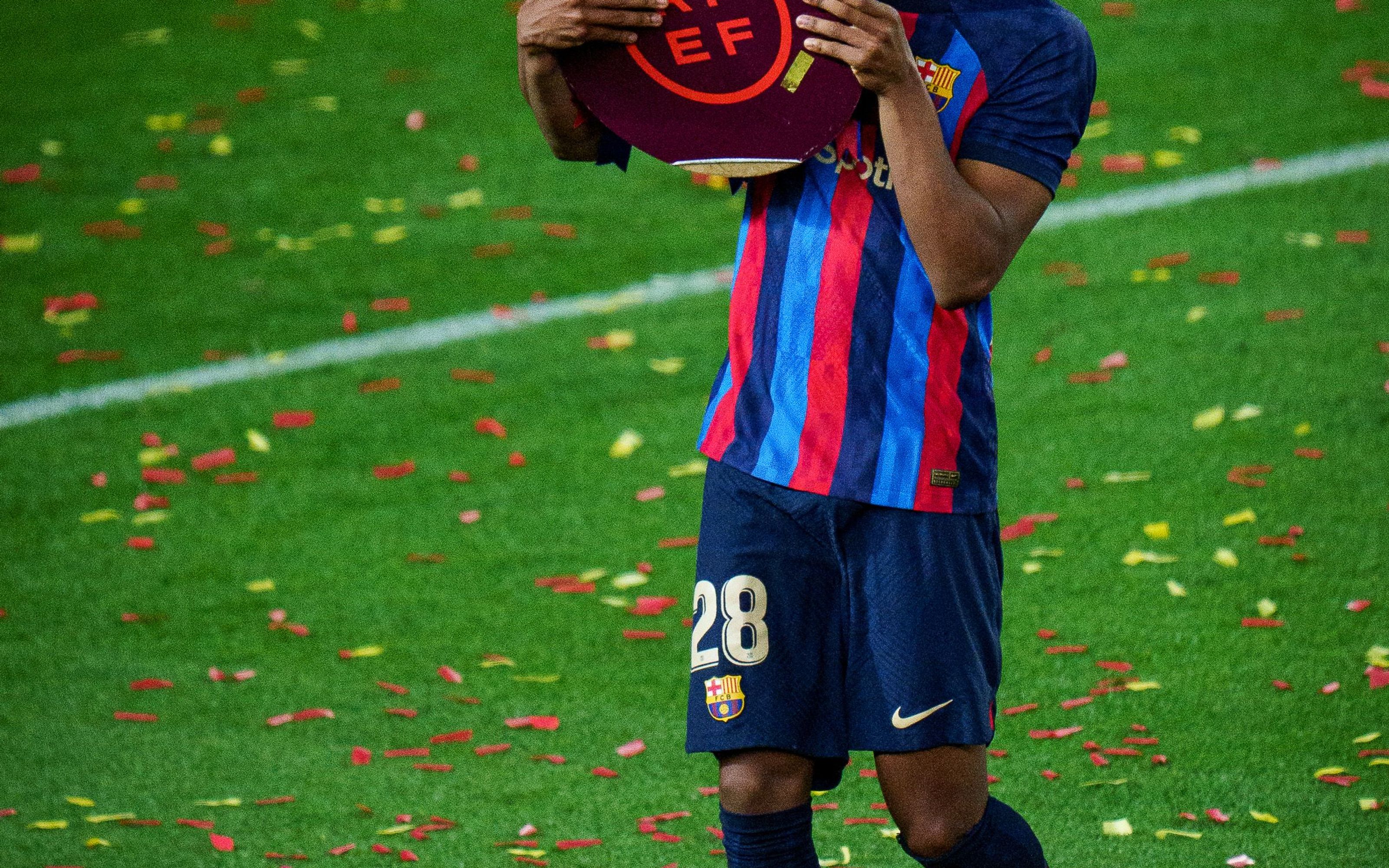 Alejandro Balde's career in photos