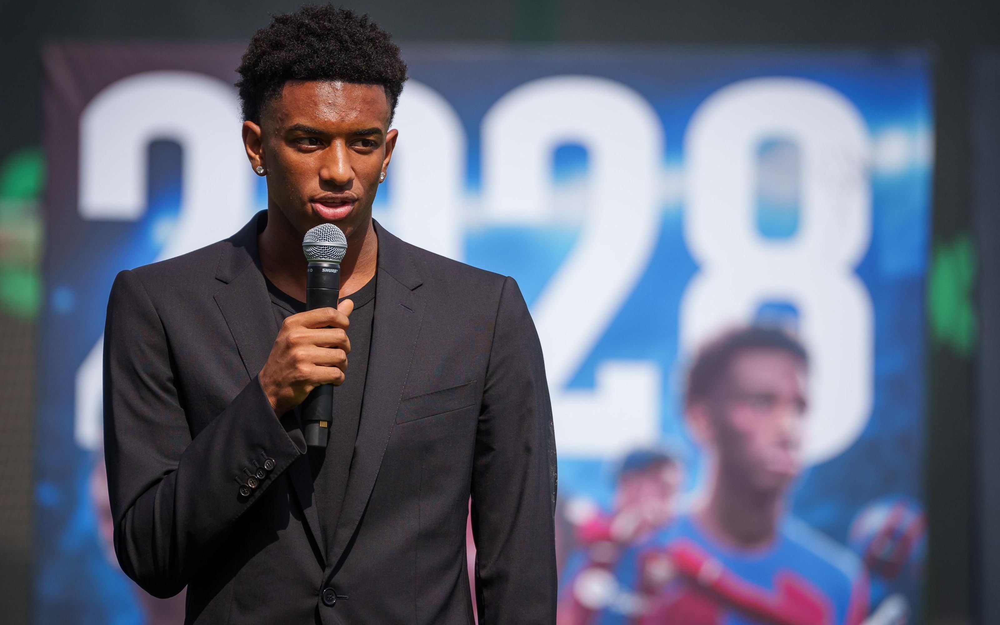 Balde's contract renewal in photos