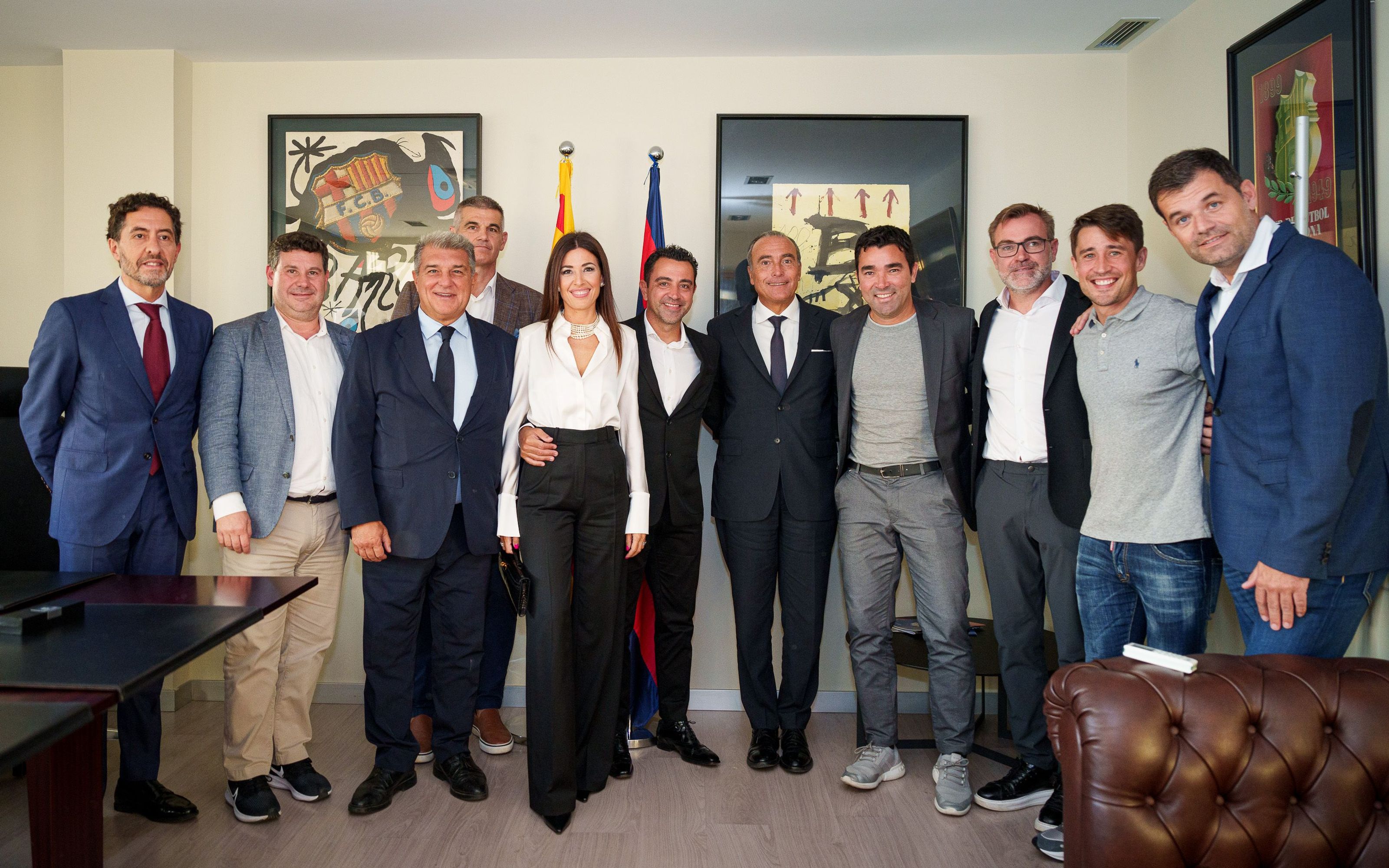 El acto de firma de la renovación de Xavi