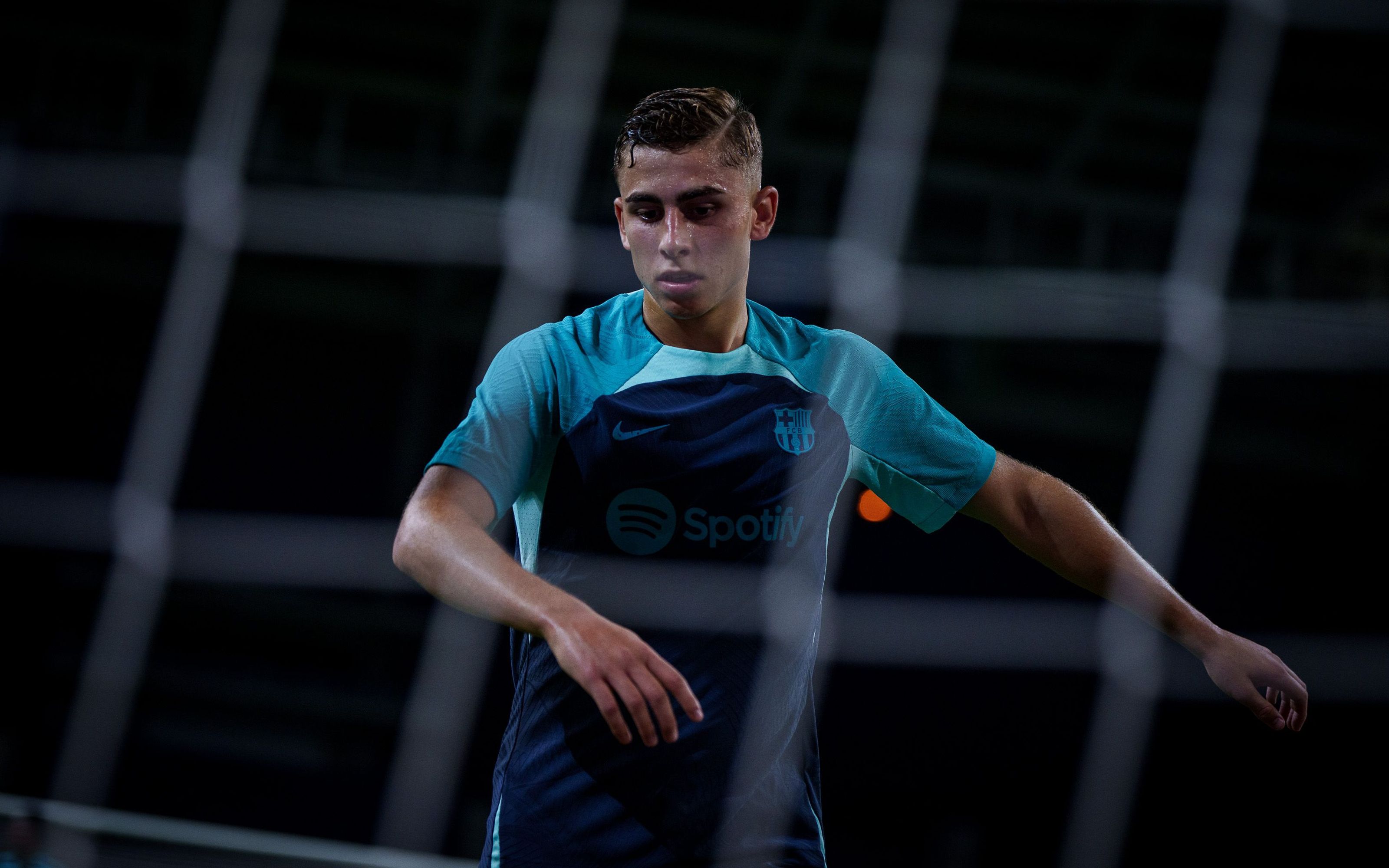 Photos of training at the Do Dragão stadium