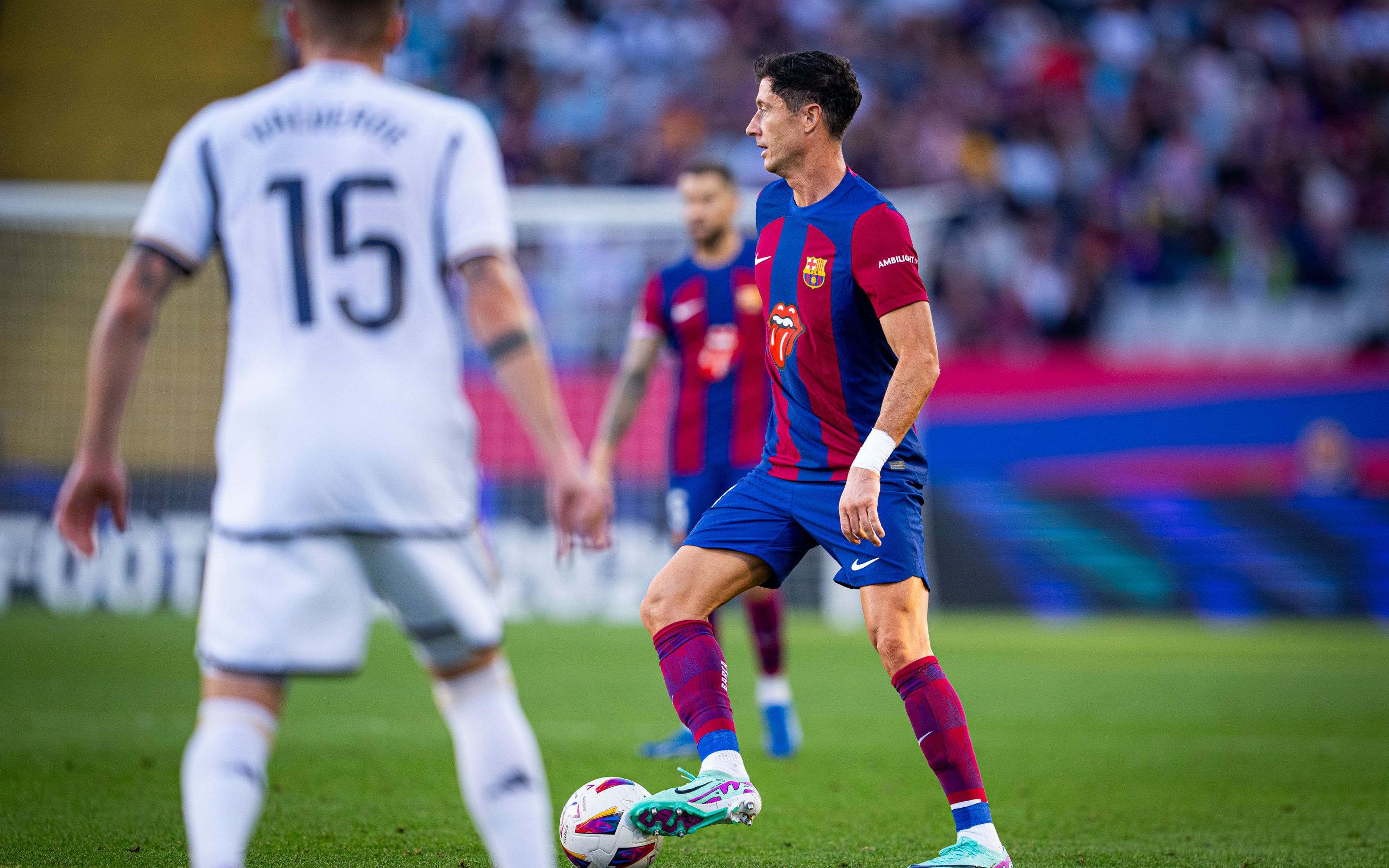 Best photos from the first ever Clásico at the Estadi Olímpic