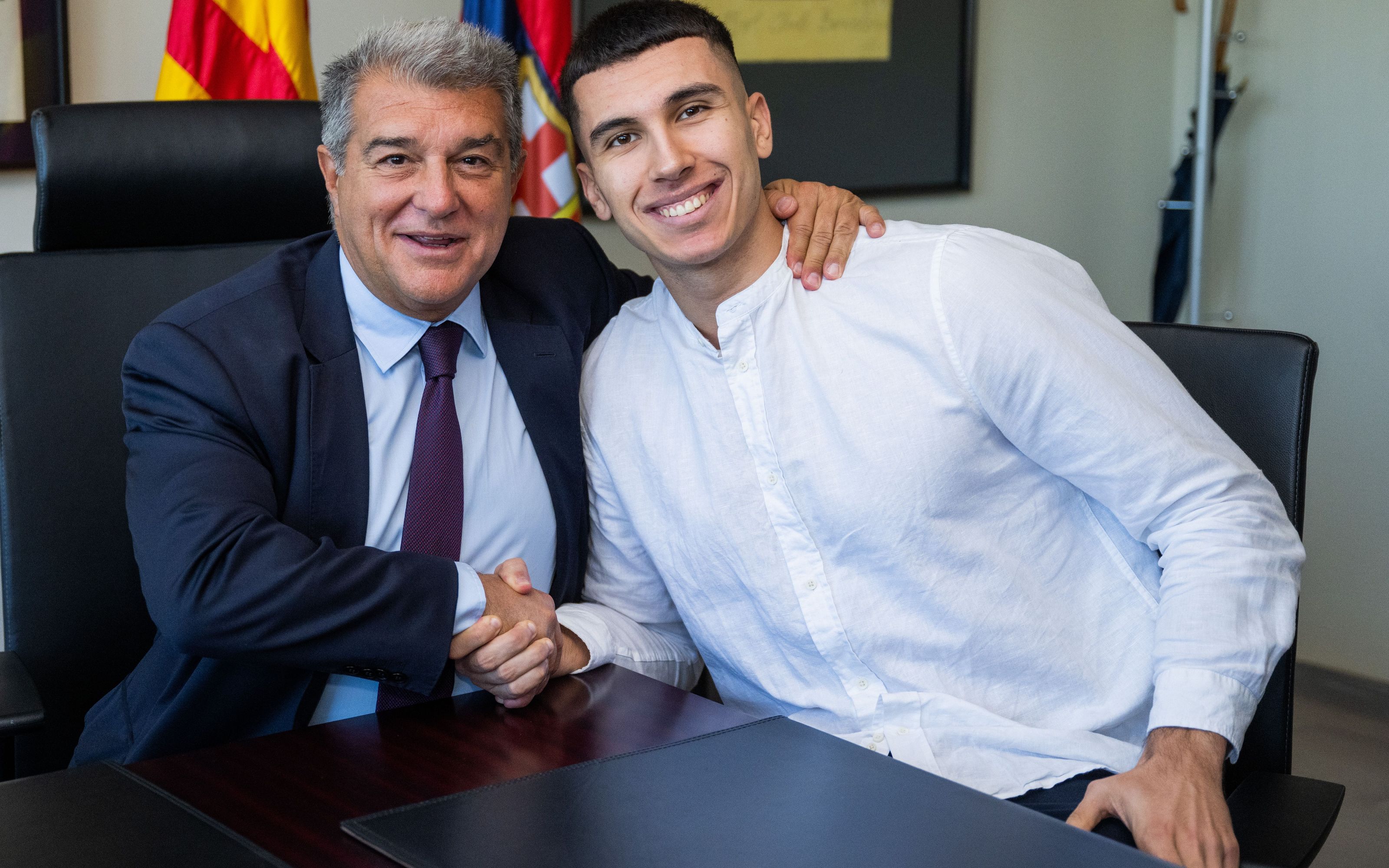 Joan Laporta rep Javi Rodríguez i Jaime Gallego