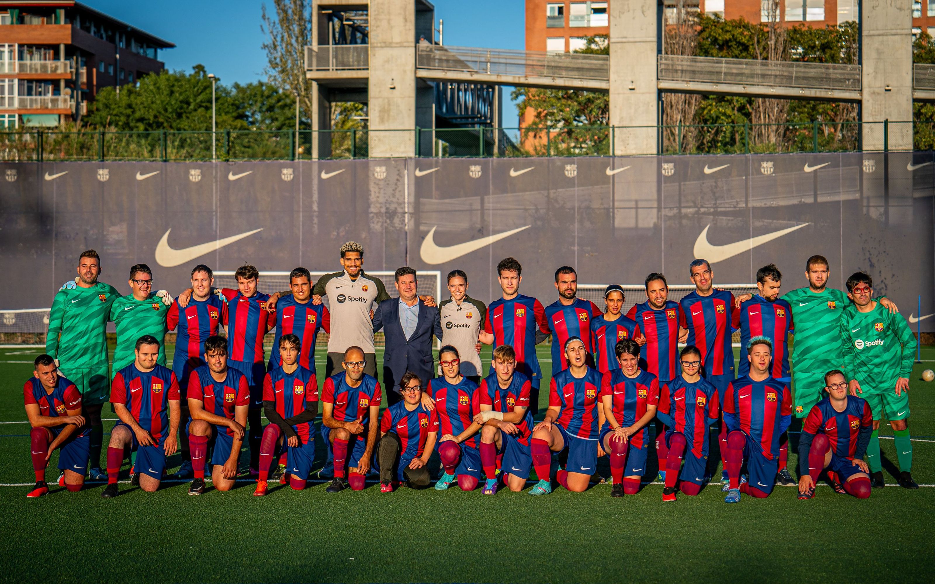 Araujo and Mapi León, Barça Foundation ambassadors 2023/24
