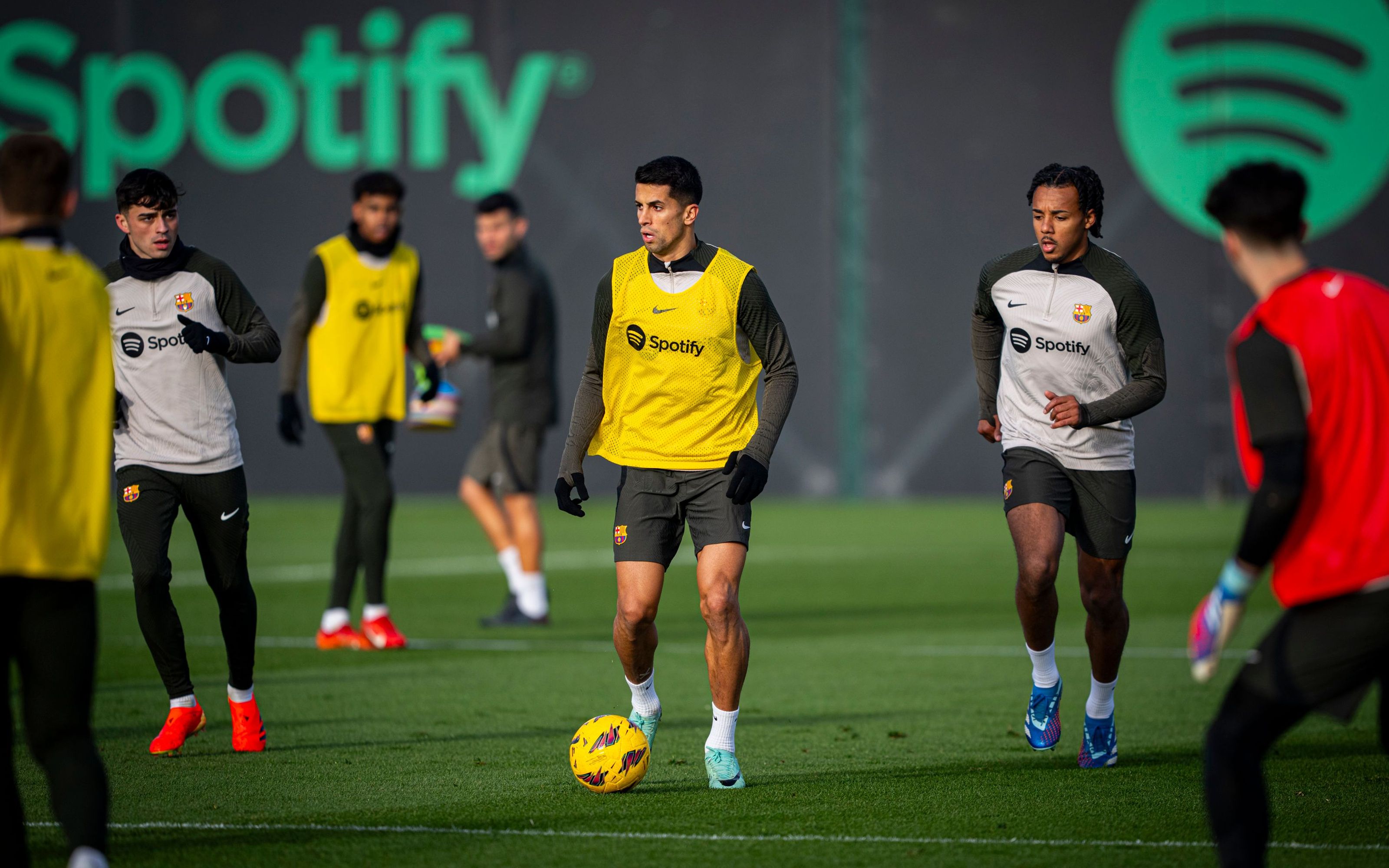 Photos of the training session on the Tito Vilanova pitch