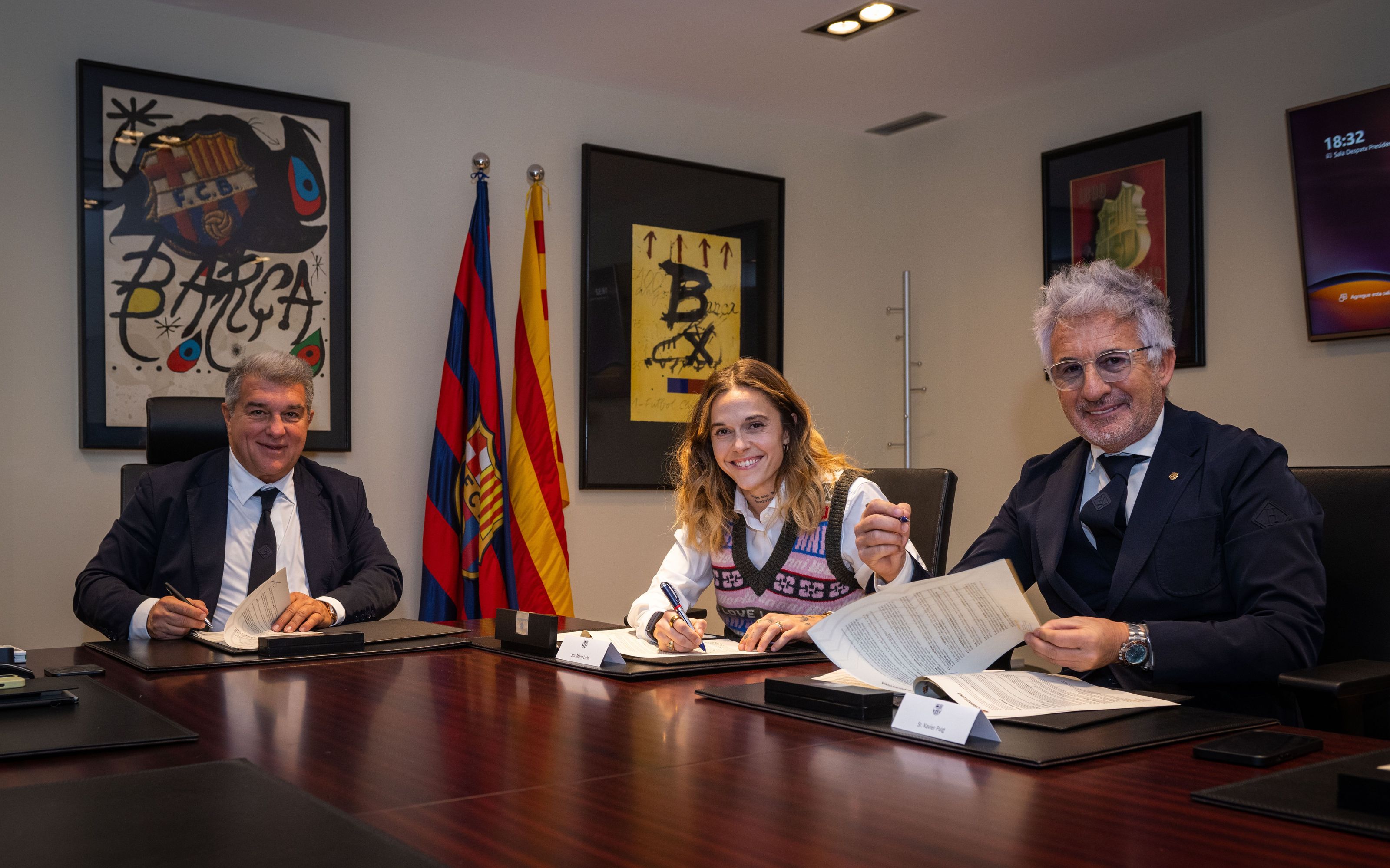 Mapi León extends her contract