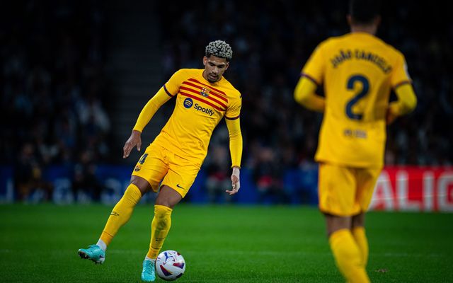 Araujo | 2022/2023 player page | Defender | FC Barcelona Official website