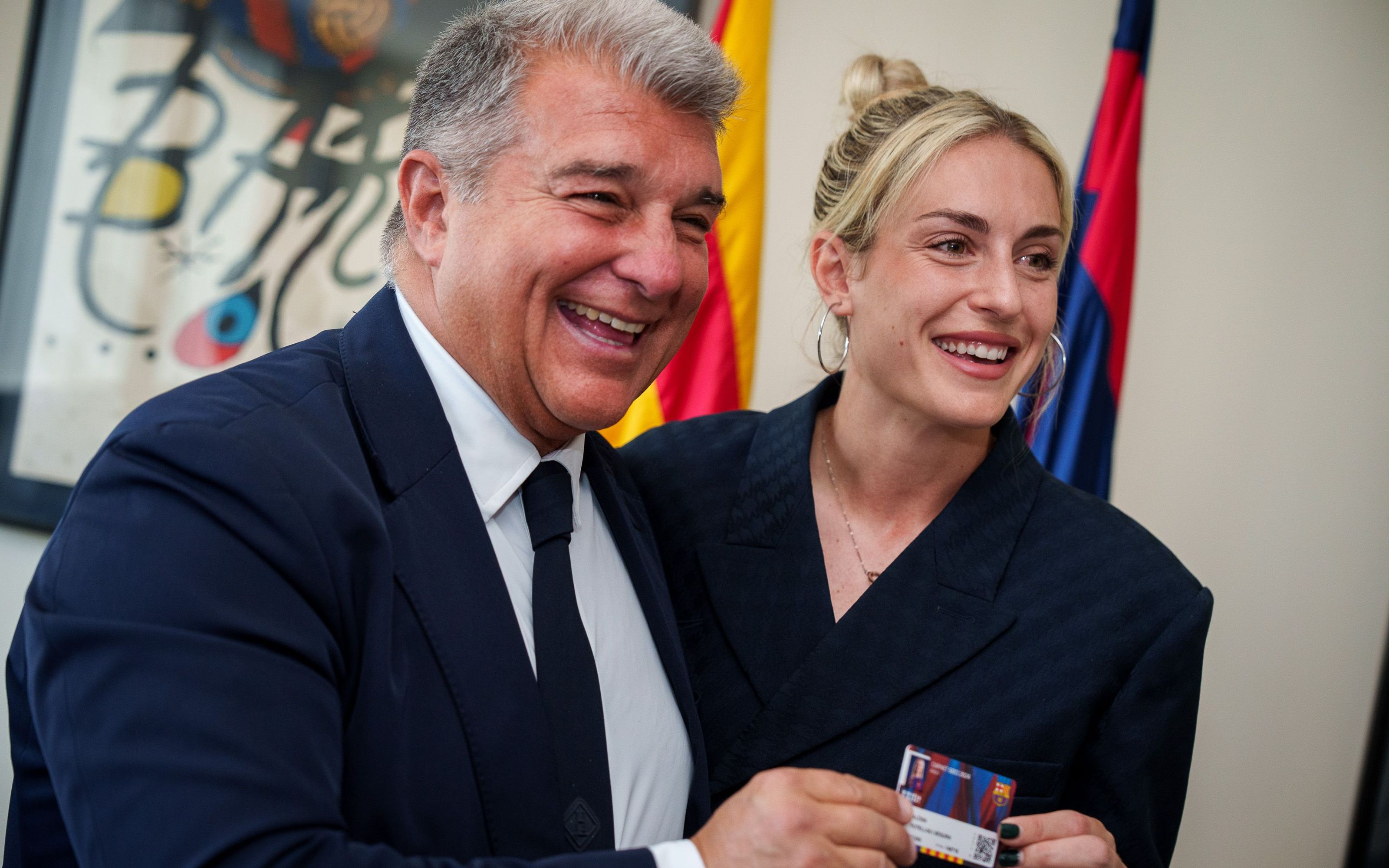 Alexia’s contract signing in photos