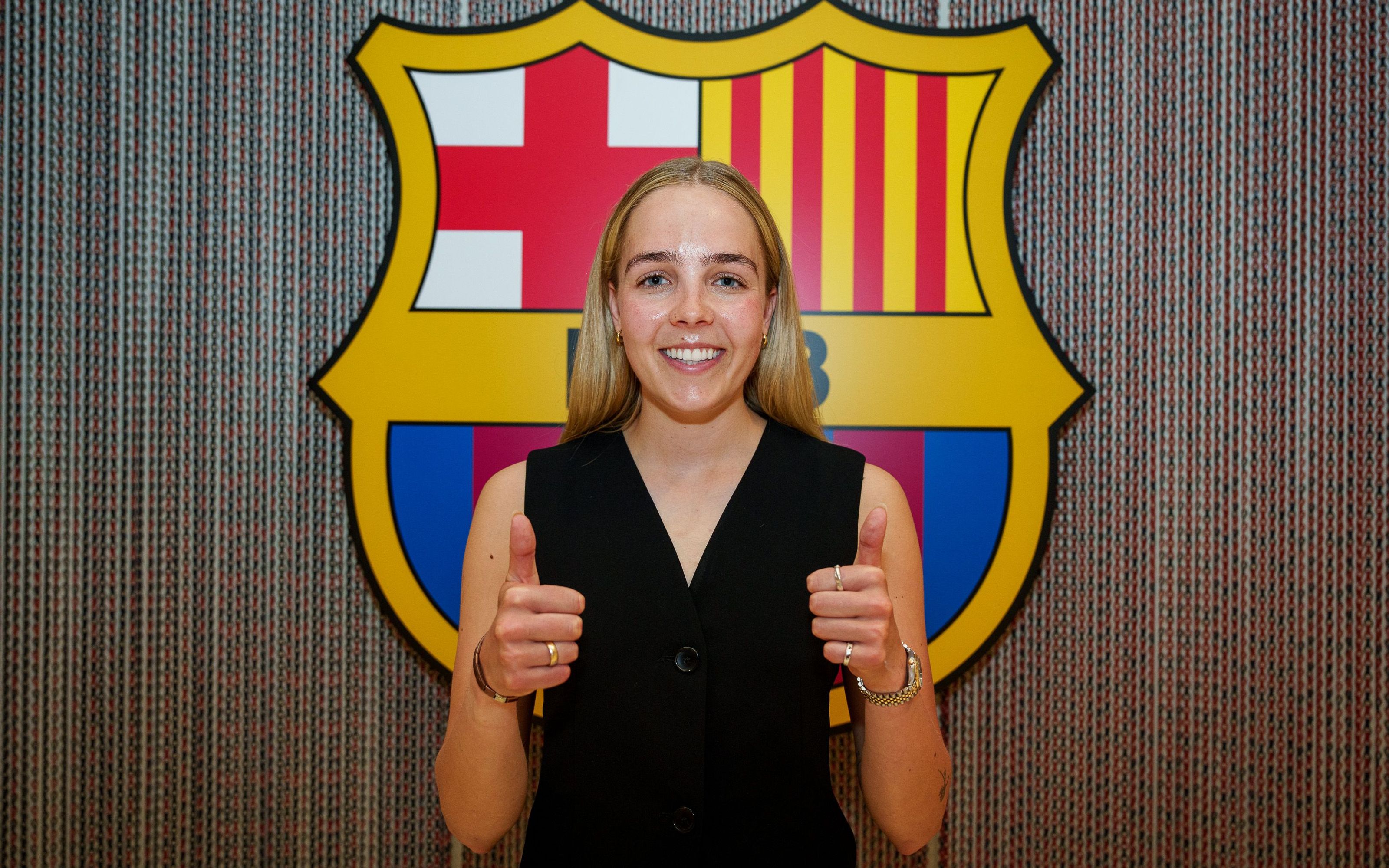 Pictures of Ellie Roebuck's first day in blaugrana