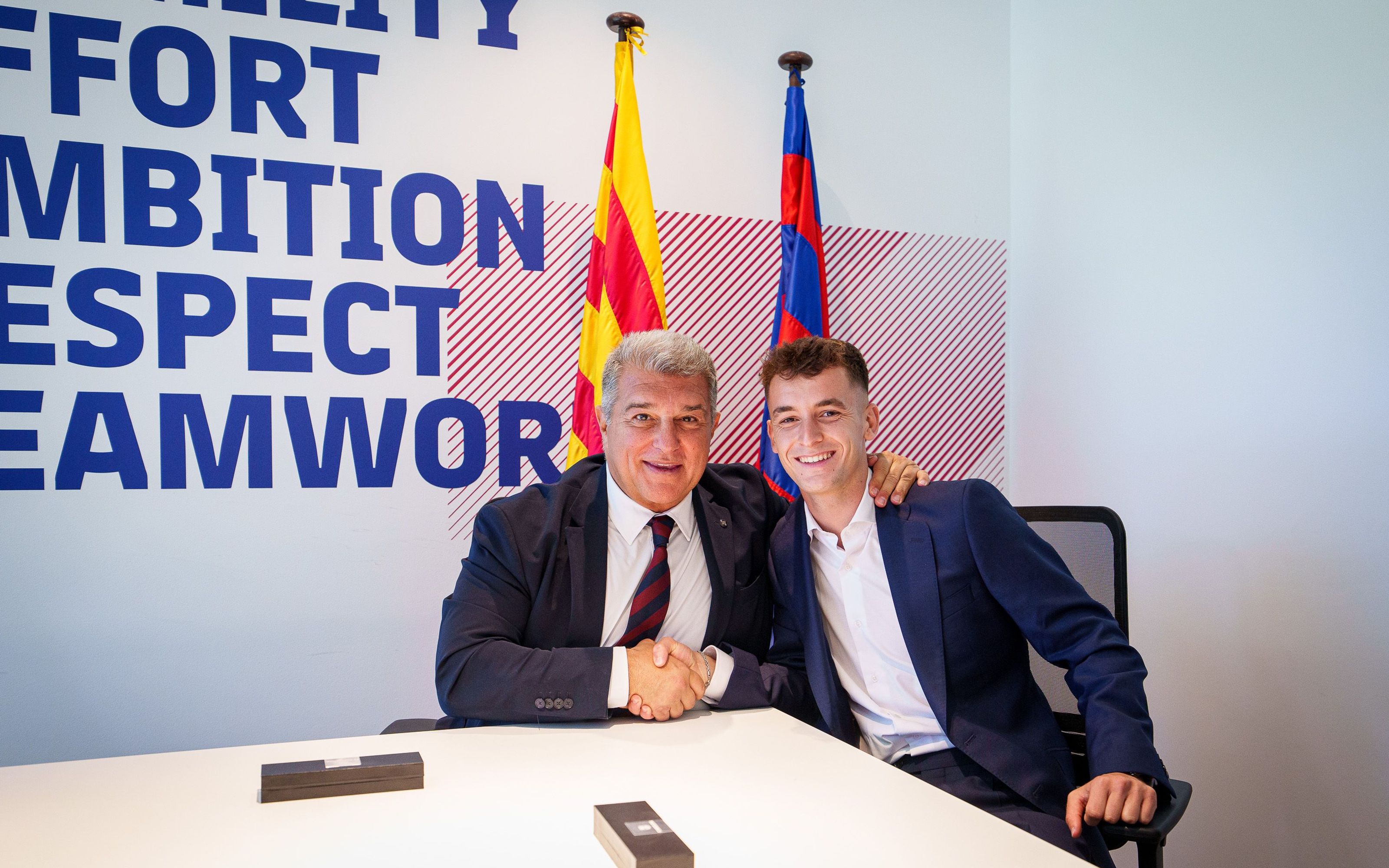 Marc Casadó signs new contract