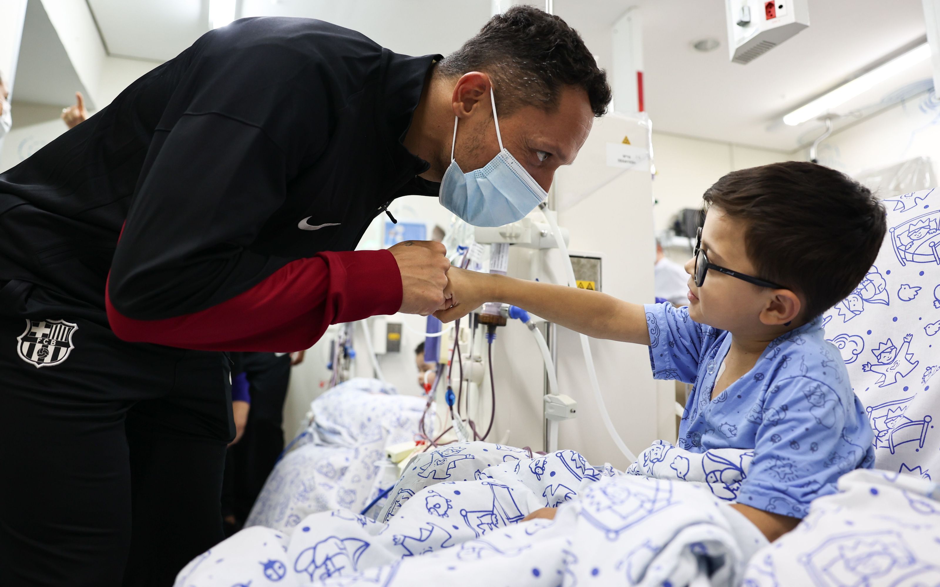 Visita hospital Curitiba - Barça Legends