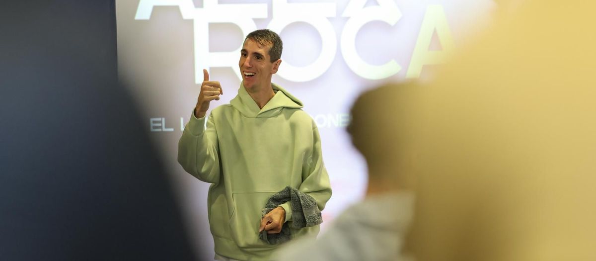 Visita alentadora de Àlex Roca en el Barça Atlètic