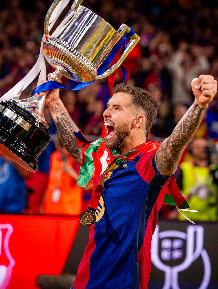 Iñigo Martinez at Barça in photos