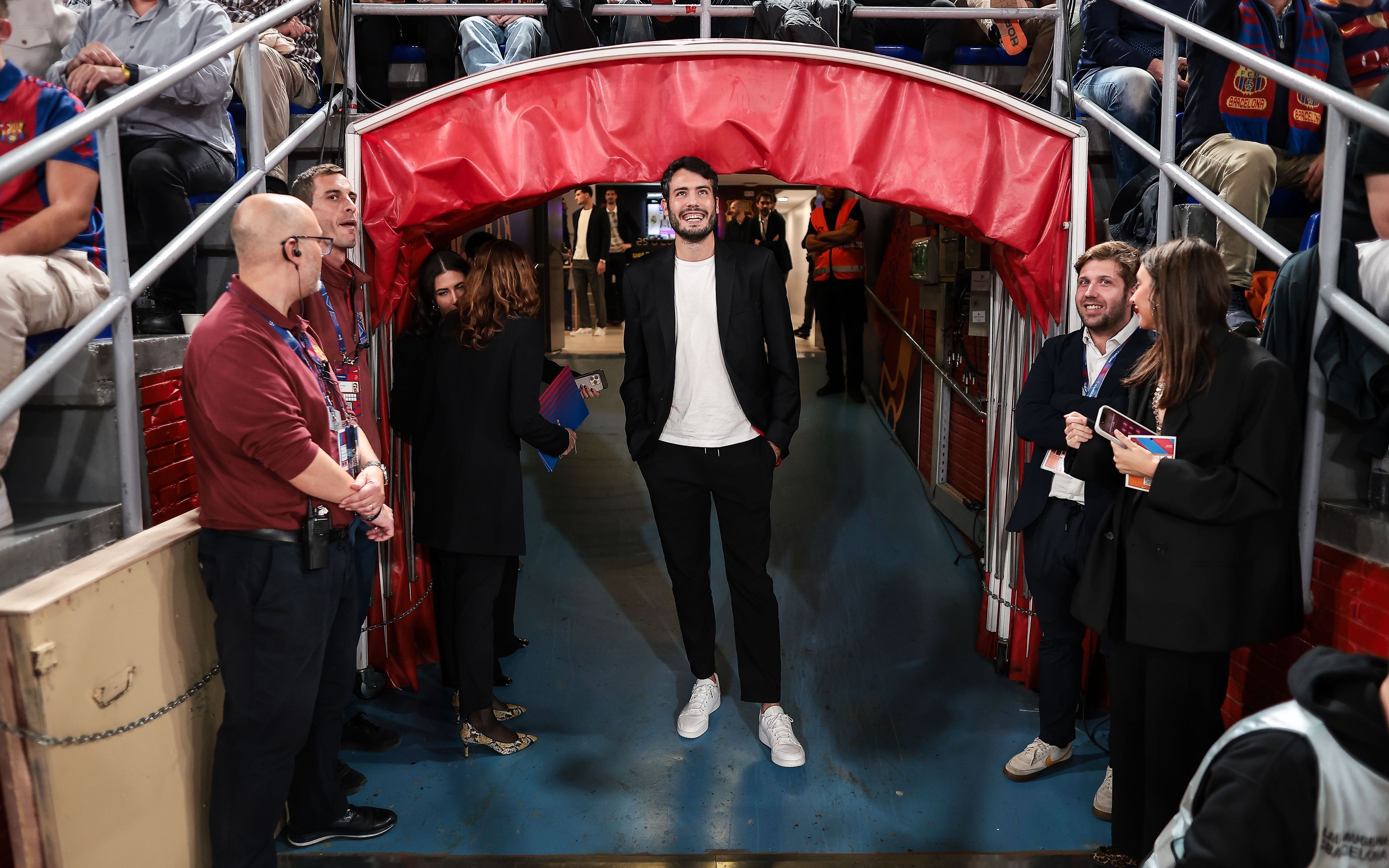 Tribute to Alex Abrines at the Palau
