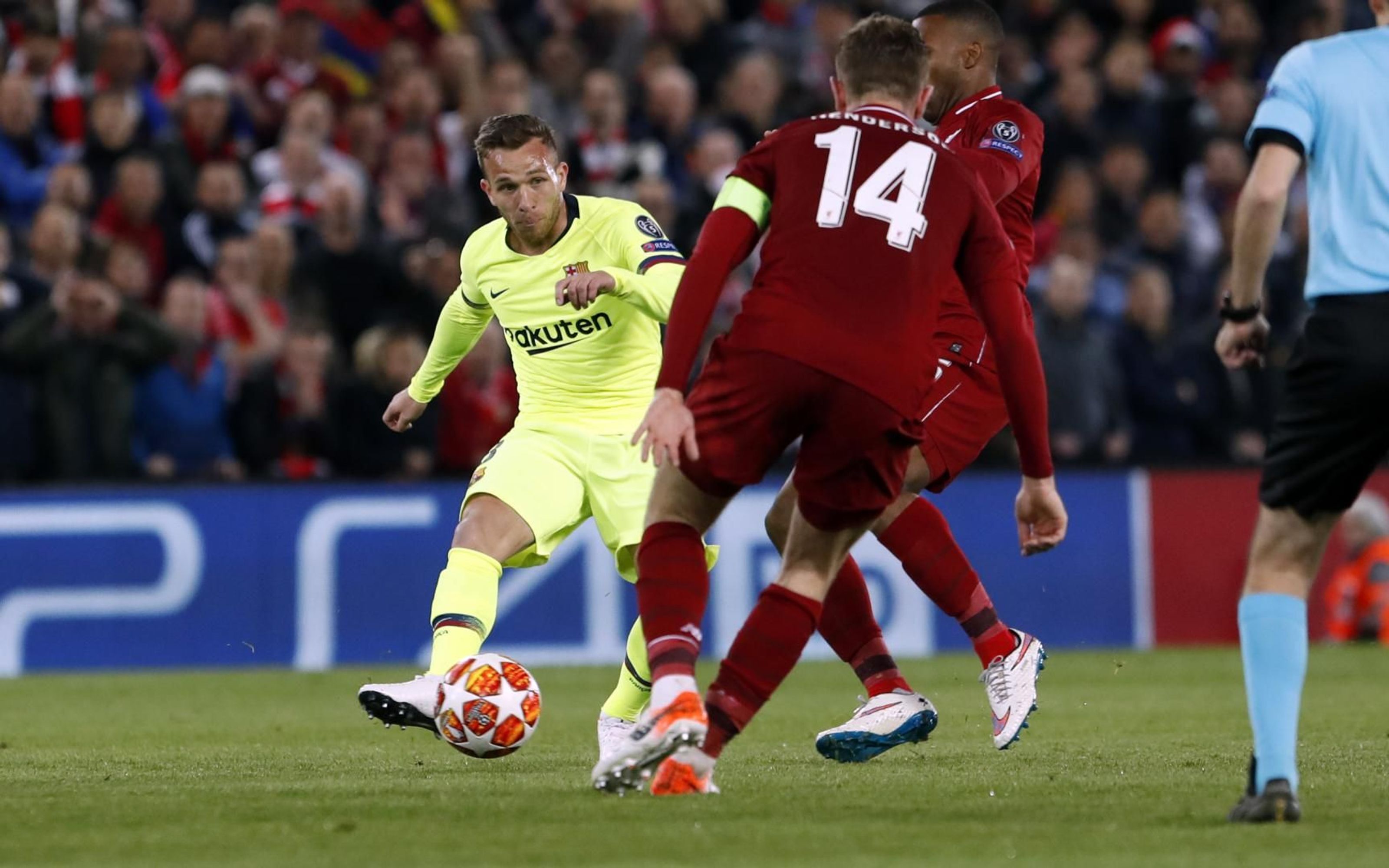 Liverpool v Barça in photos