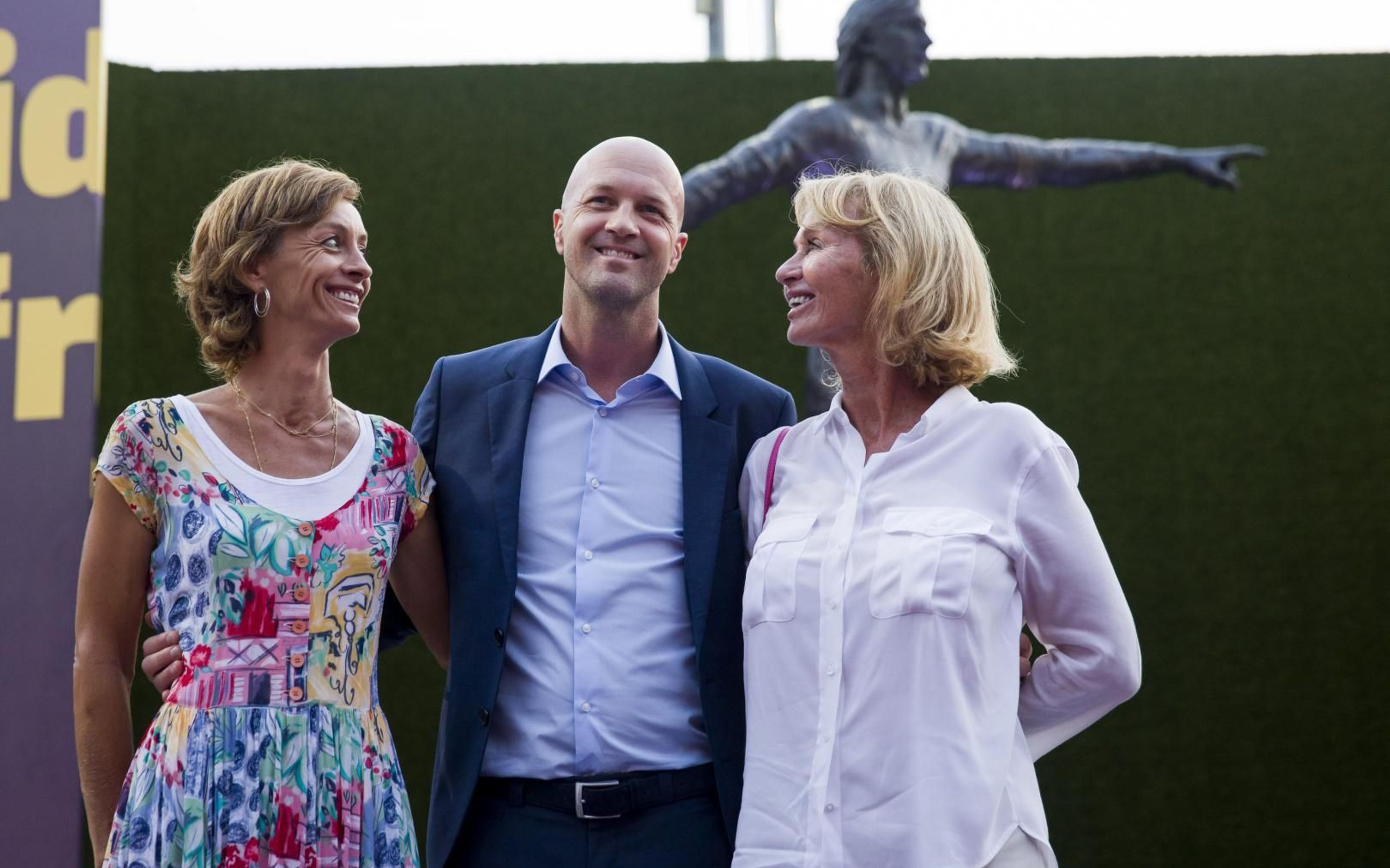 Unveiling of Johan Cruyff statue at Camp Nou