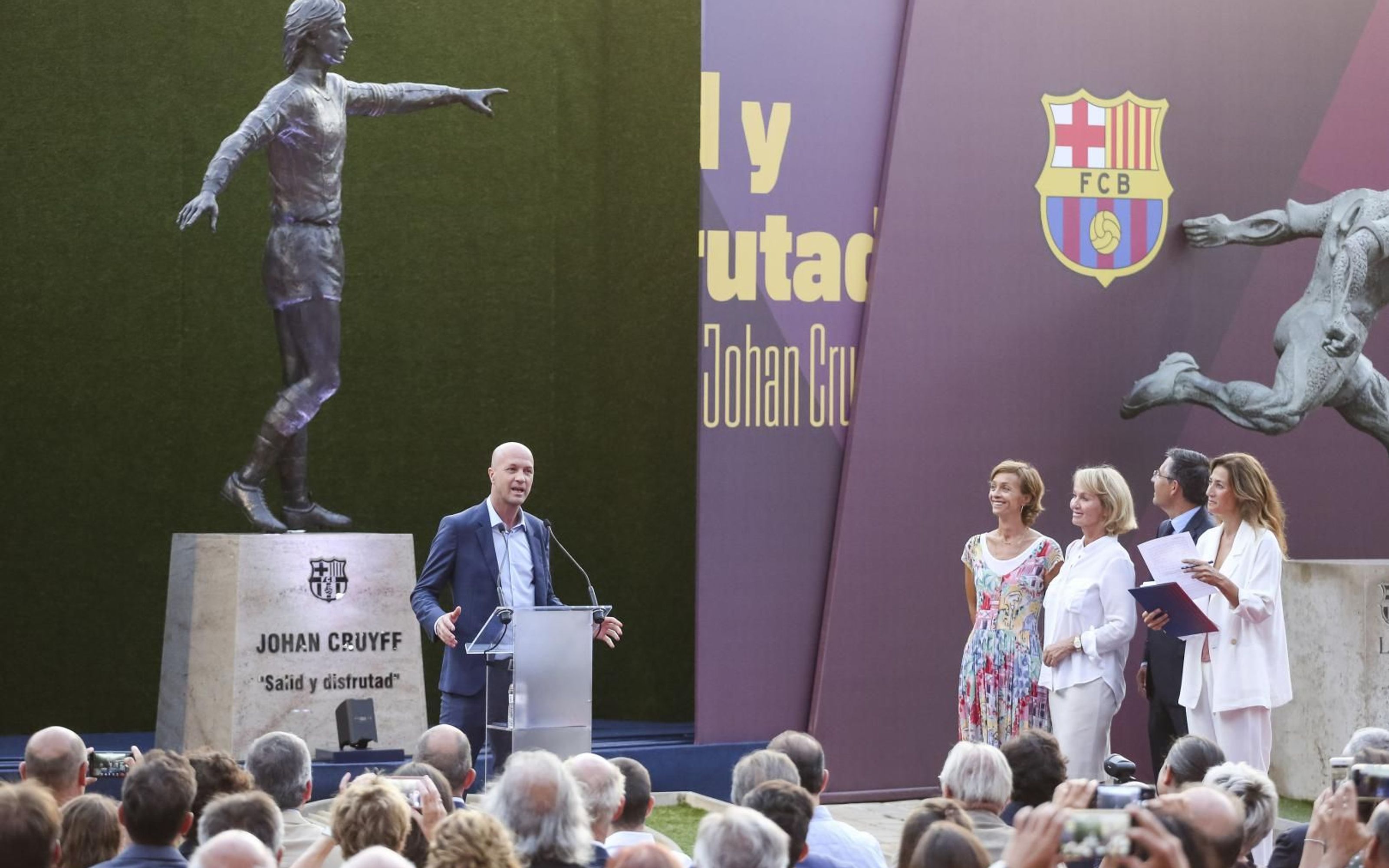 Unveiling of Johan Cruyff statue at Camp Nou